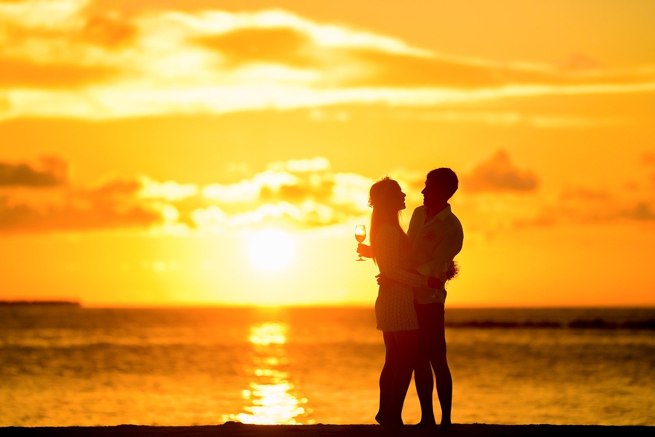 14 Signs She Loves You Deeply Animascorp