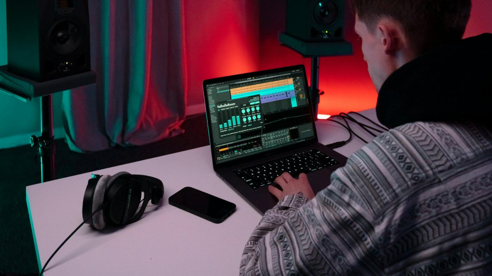 Adam Sandler's fitness journey: How the actor stays in shape - Animascorp